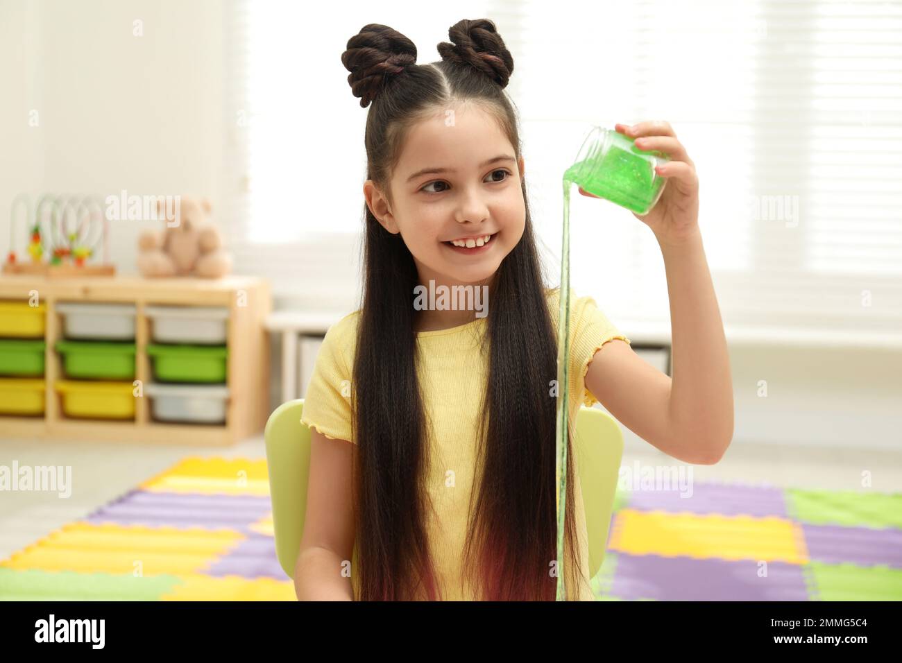 Slime pouring hi-res stock photography and images - Alamy