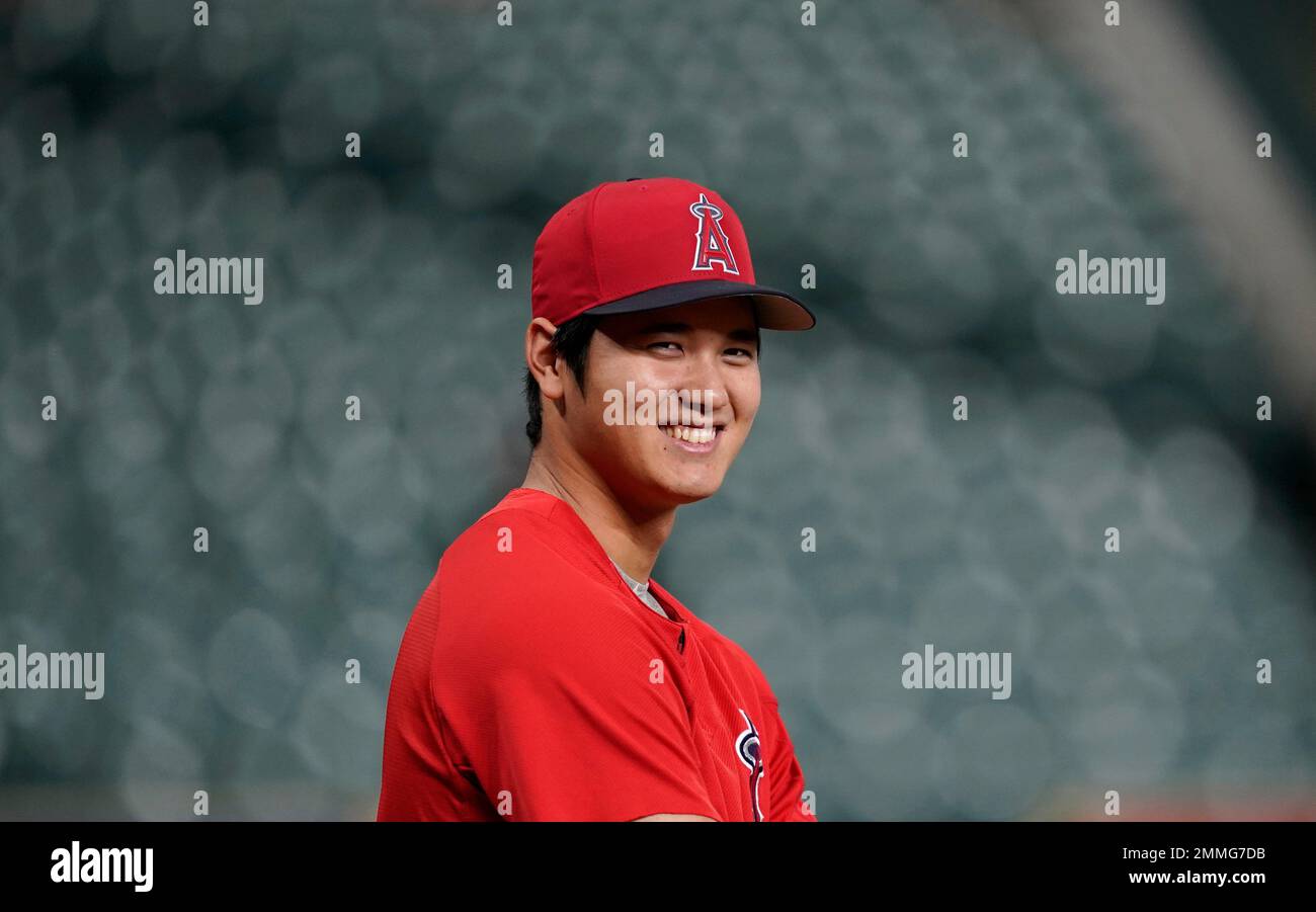 Los Angeles Angels' Shohei Ohtani, of Japan, waits to stretch during ...