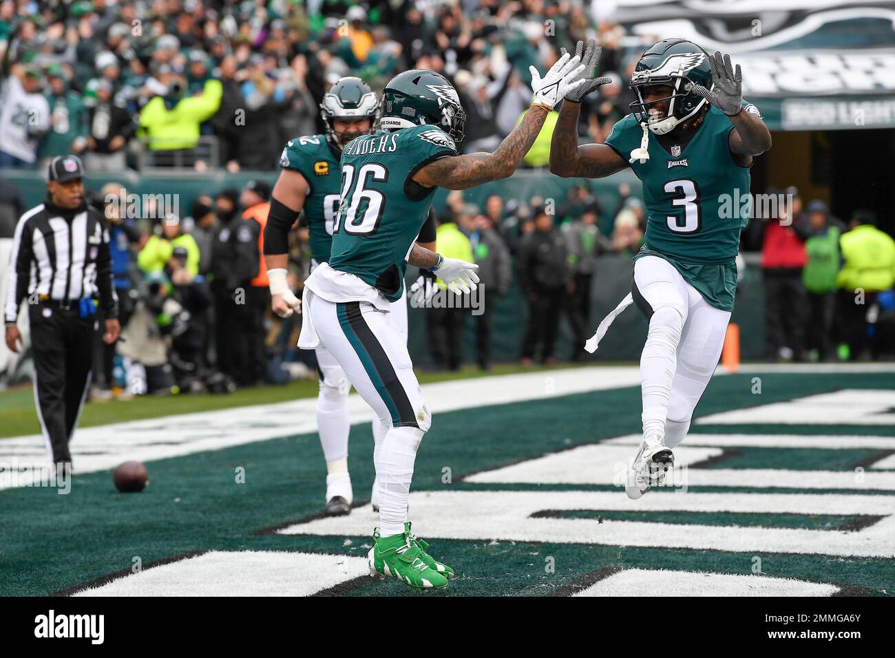Zach pascal philadelphia eagles hi-res stock photography and images - Alamy