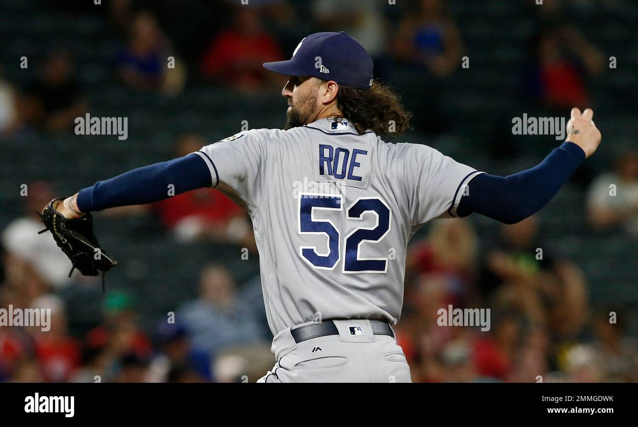 Tampa Bay Rays pitcher Chaz Roe (52) delivers against the Texas Rangers ...