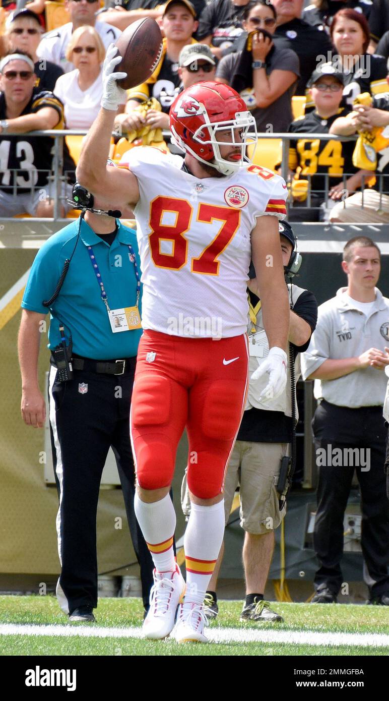 Kansas City Chiefs tight end Travis Kelce (87) during an NFL football ...