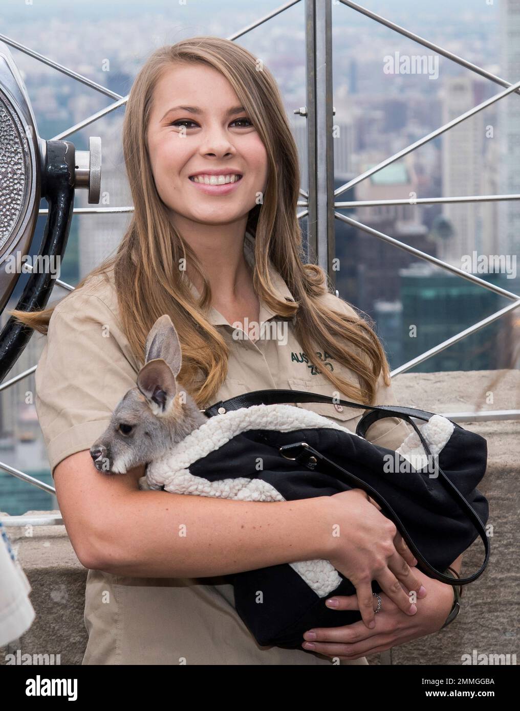 Bindi Irwin visits the 86th floor observation deck at the Empire State ...