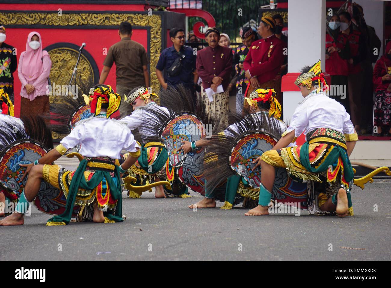Indonesian performing jaranan (kuda lumping) dance Stock Photo - Alamy