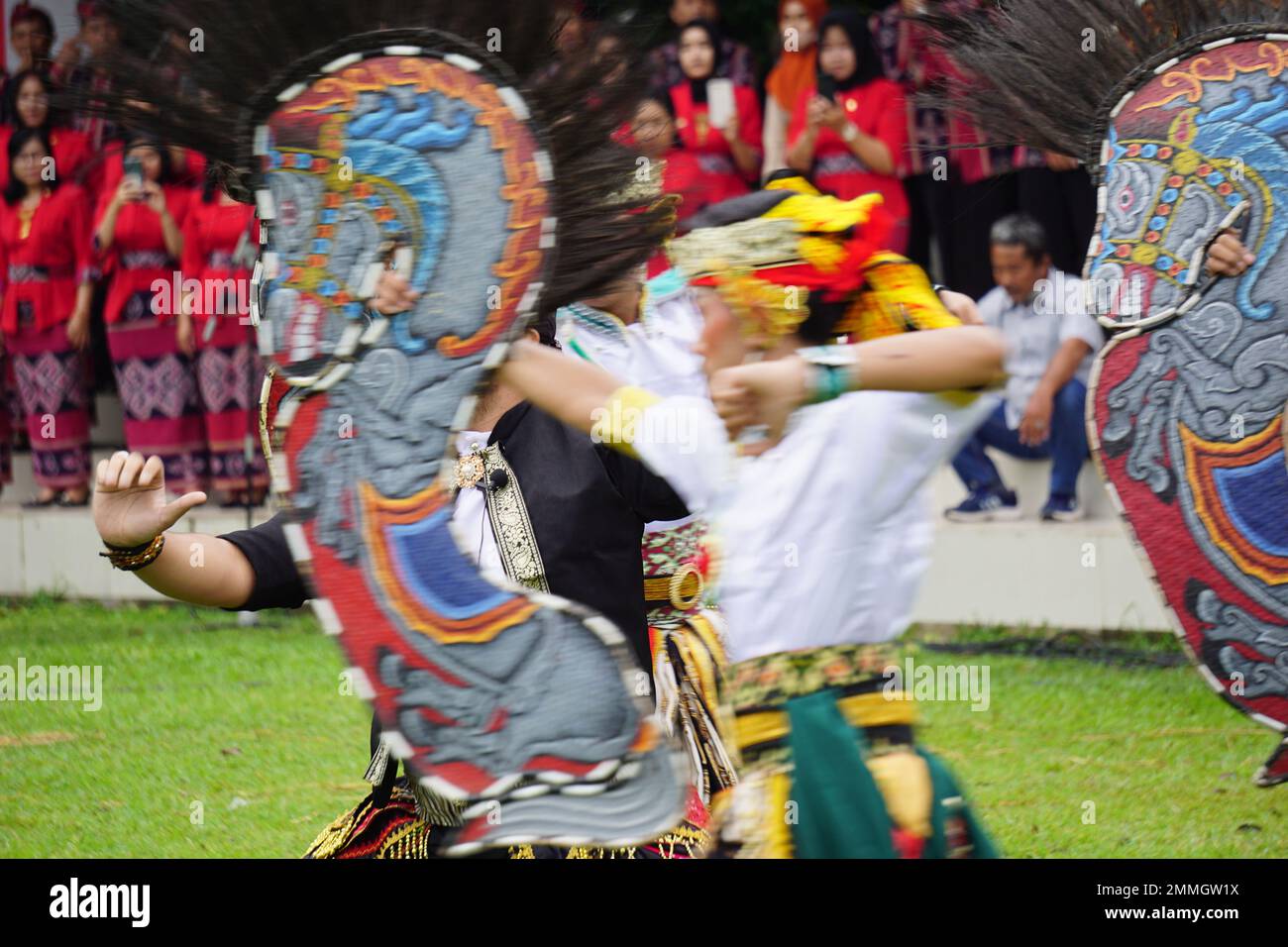 Indonesian performing jaranan (kuda lumping) dance Stock Photo - Alamy