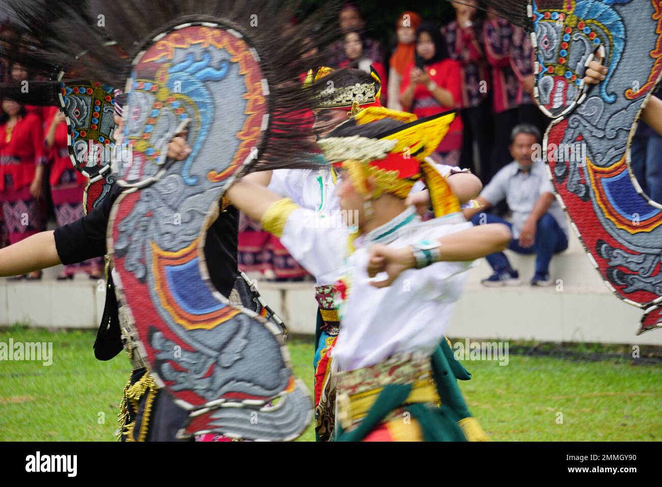 Indonesian performing jaranan (kuda lumping) dance Stock Photo - Alamy