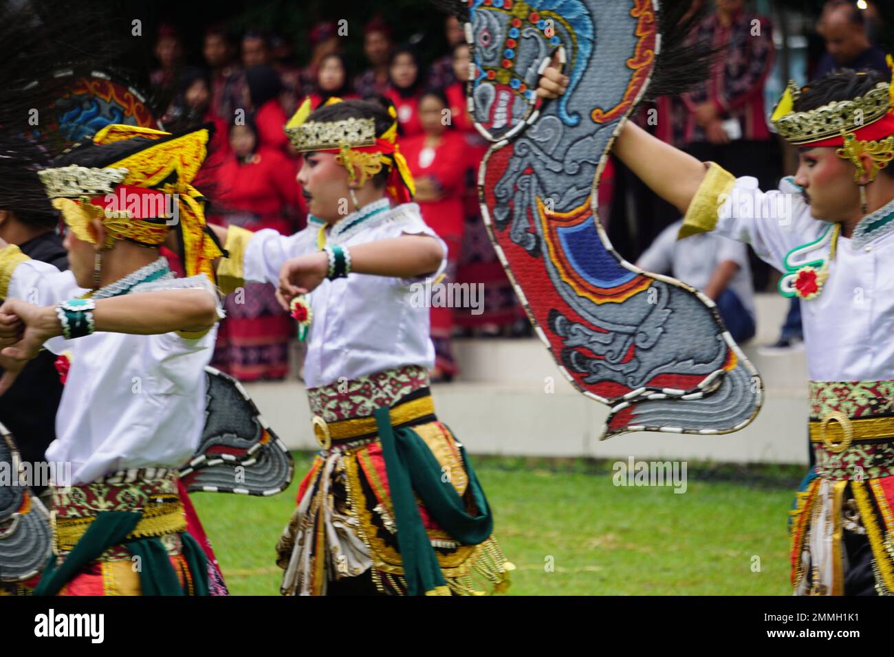 Indonesian performing jaranan (kuda lumping) dance Stock Photo - Alamy