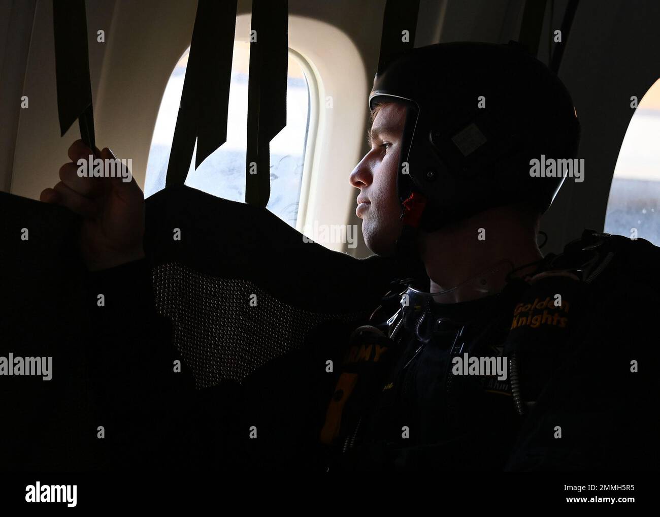 Sgt. Daniel McKeon, U.S. Army Parachute Team, the Golden Knights ...