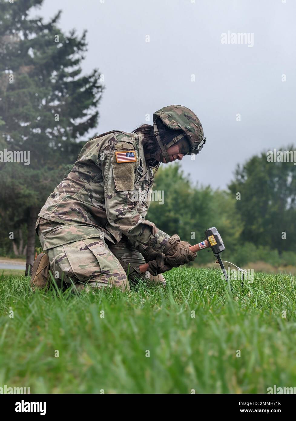 Brigade network and communications specialists train on the assembly ...