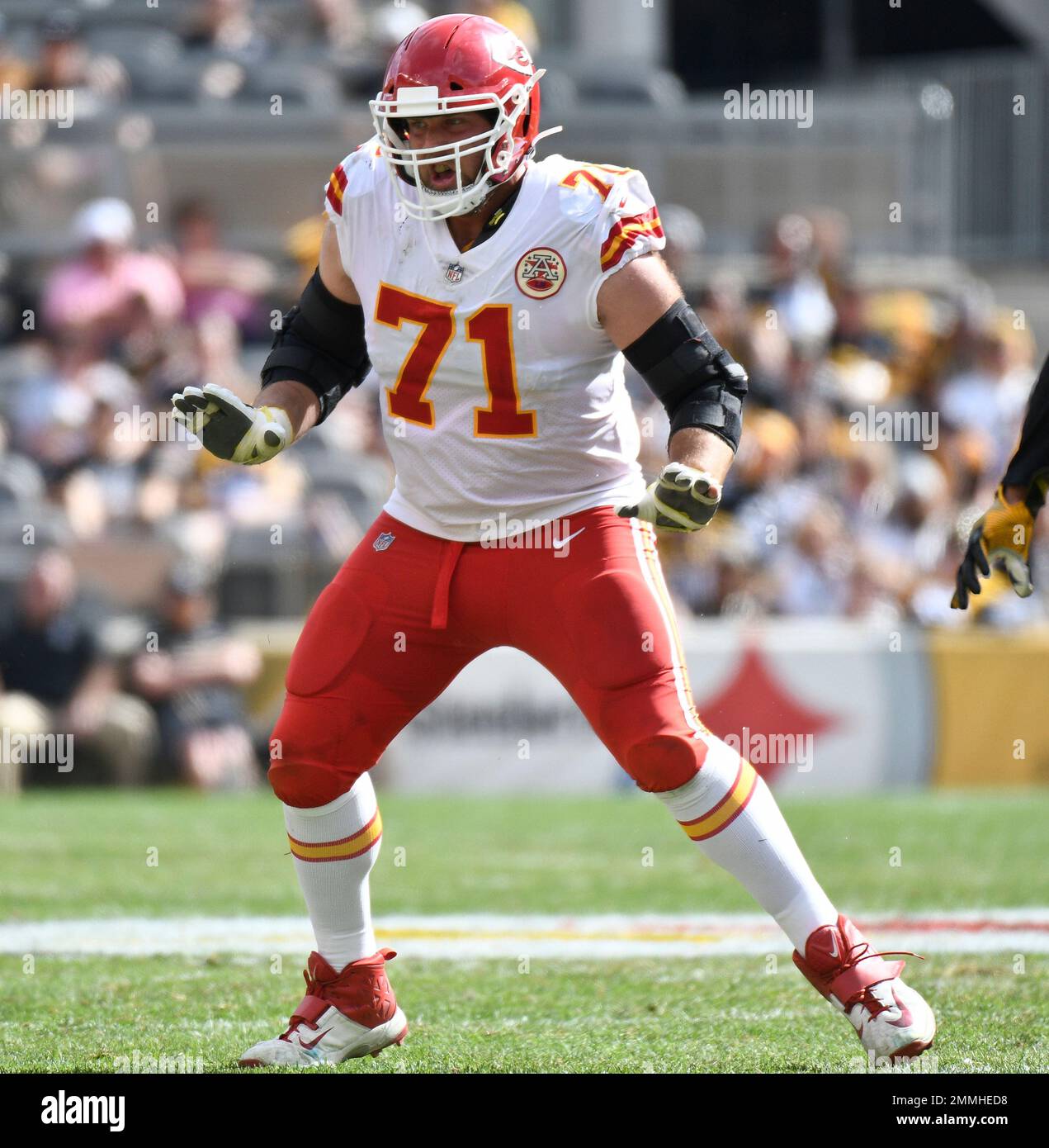 Kansas City Chiefs offensive tackle Mitchell Schwartz (71) plays in an ...