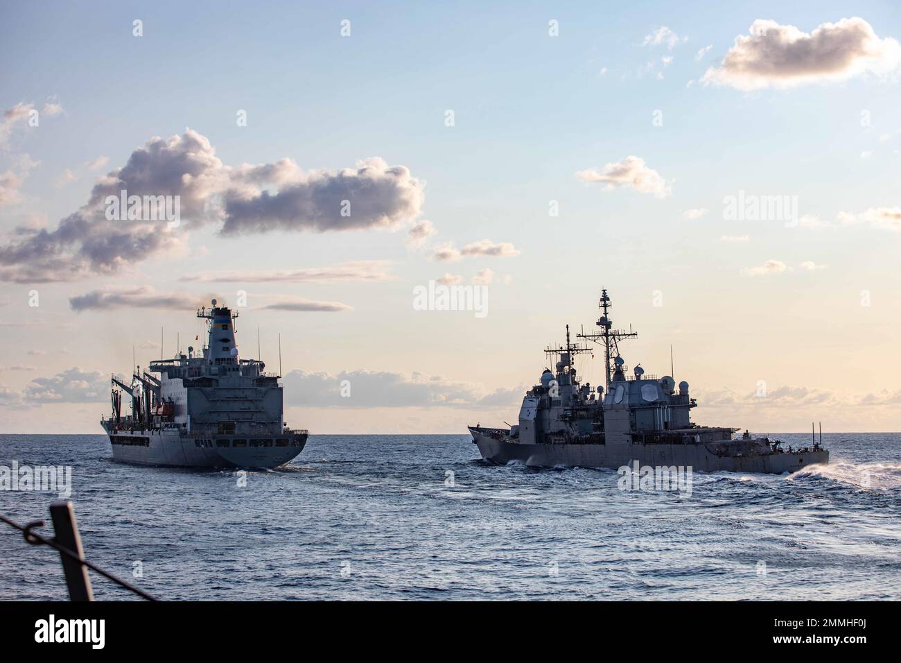 220918-N-NQ285-1032 ATLANTIC OCEAN (Sept. 18, 2022) The Ticonderoga-class guided-missile cruiser ...