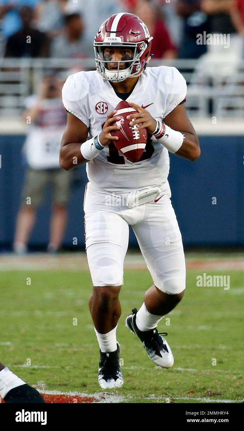 Alabama quarterback Tua Tagovailoa (13) readies to pass against ...