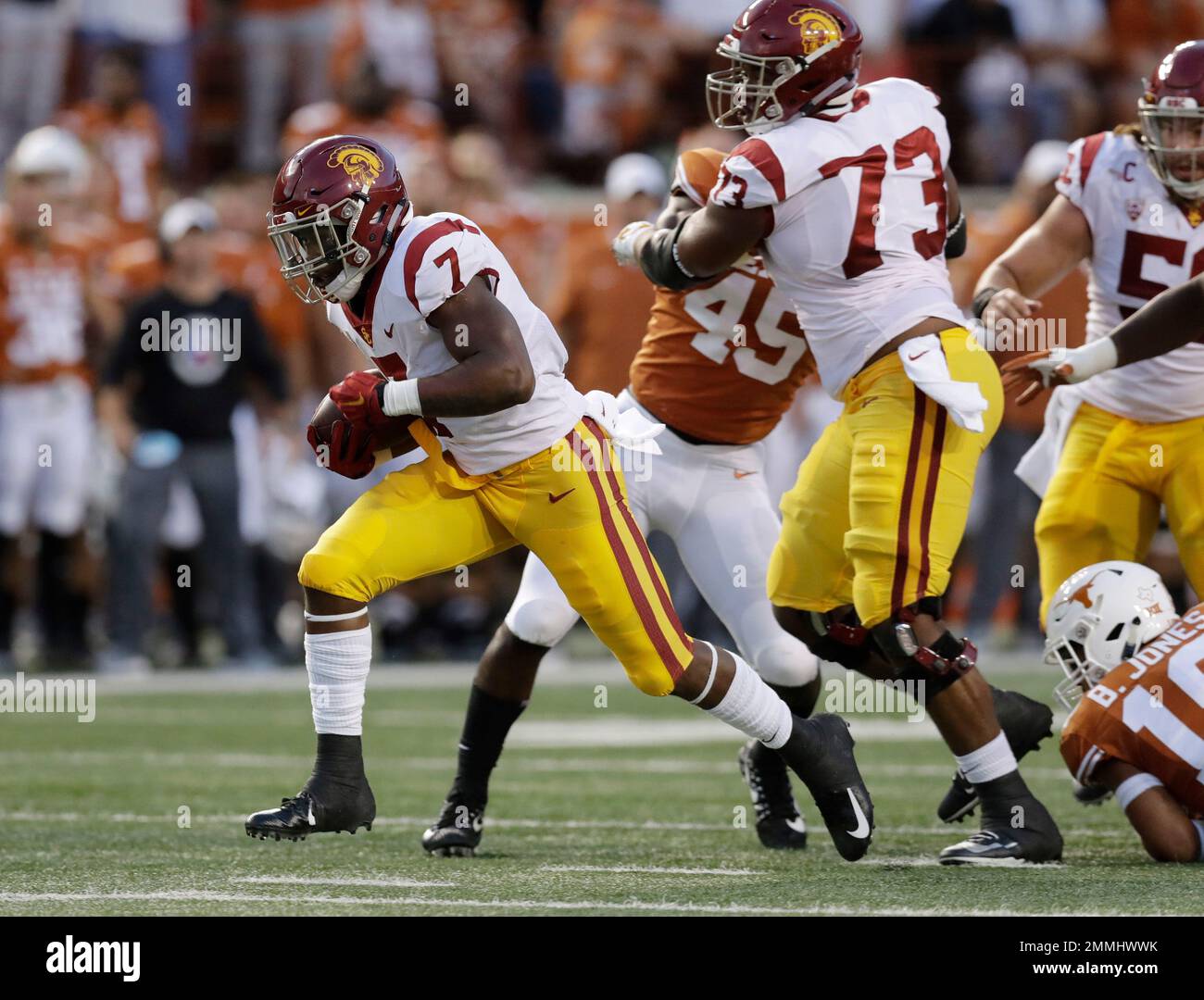 Southern California running back Stephen Carr (7) runs for a 23-yard ...