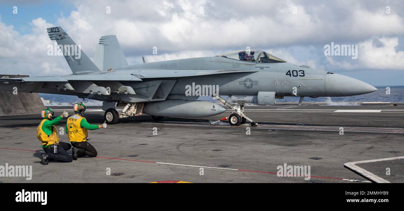 220919-N-WU964-2126 PACIFIC OCEAN (Sept. 19, 2022) An F/A-18E Super ...