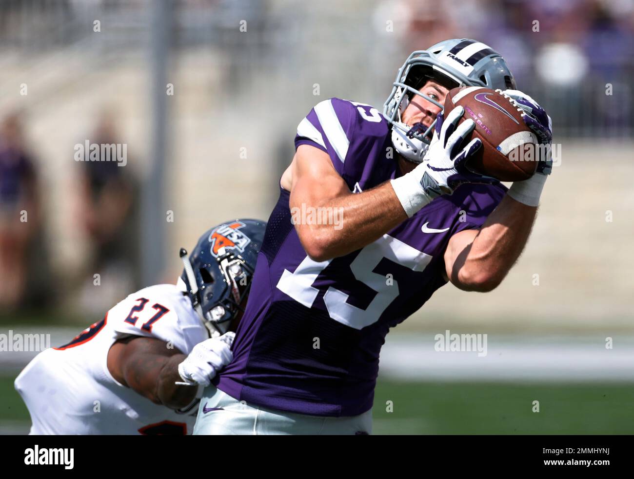Kansas State wide receiver Zach Reuter (15) catches a 38-yard pass as ...