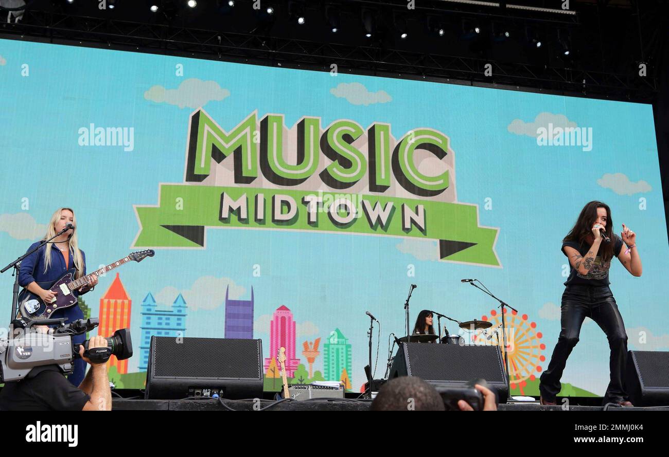 Katie Henderson, McKenna Petty, Alisa Ramirez and Cristal Ramirez with ...