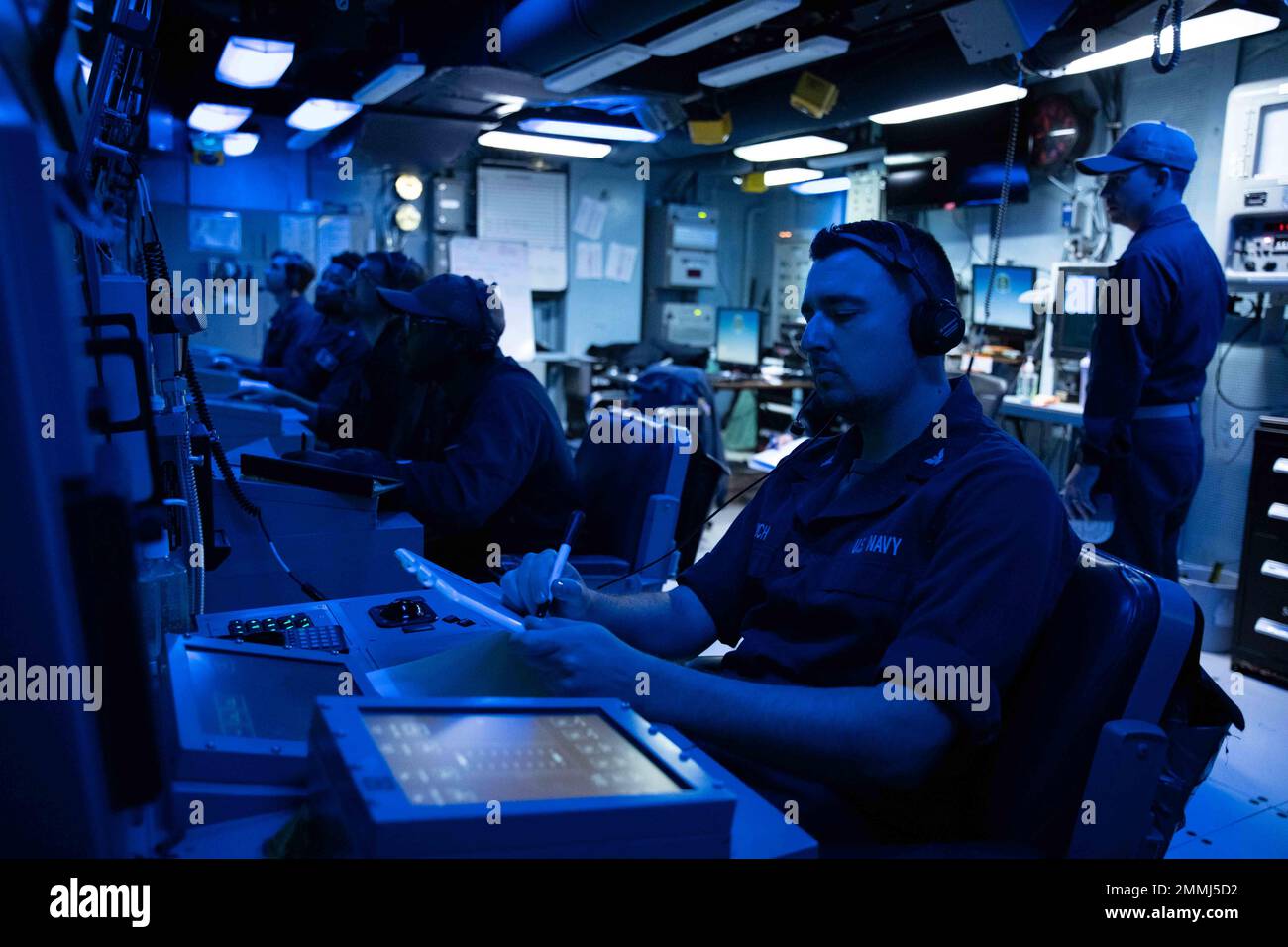 220919-N-LK647-0114 ATLANTIC OCEAN (Sept. 19, 2022) Sonar Technician ...
