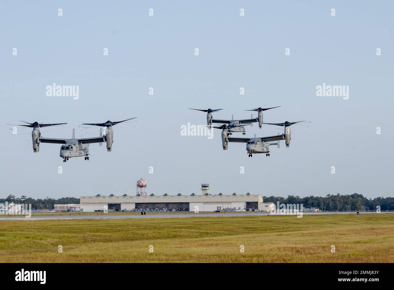U.S. Marines assigned to Marine Medium Tiltrotor Squadron (VMM) 365 ...