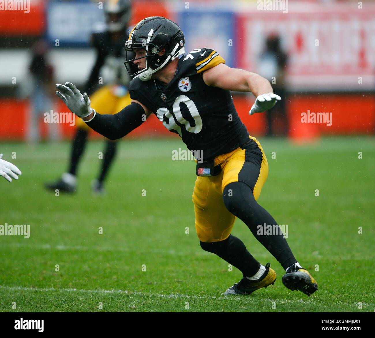 Pittsburgh Steelers linebacker T.J. Watt plays against the Cleveland ...