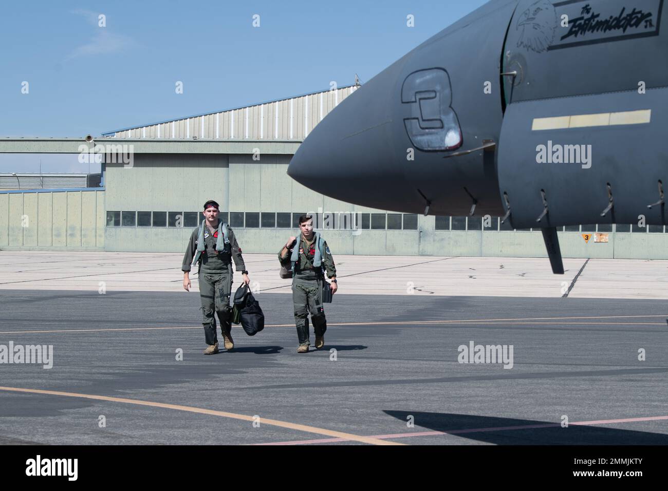 U.S. Air Force F-15E Strike Eagle Pilots assigned to the 494th Fighter ...
