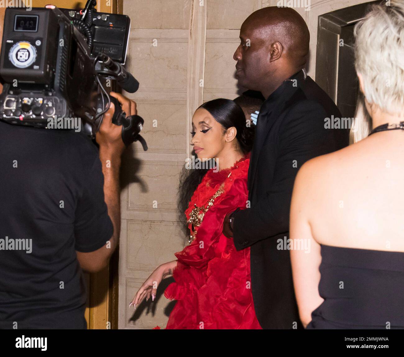 Cardi B, with a bump on her forehead, leaves after an altercation at ...