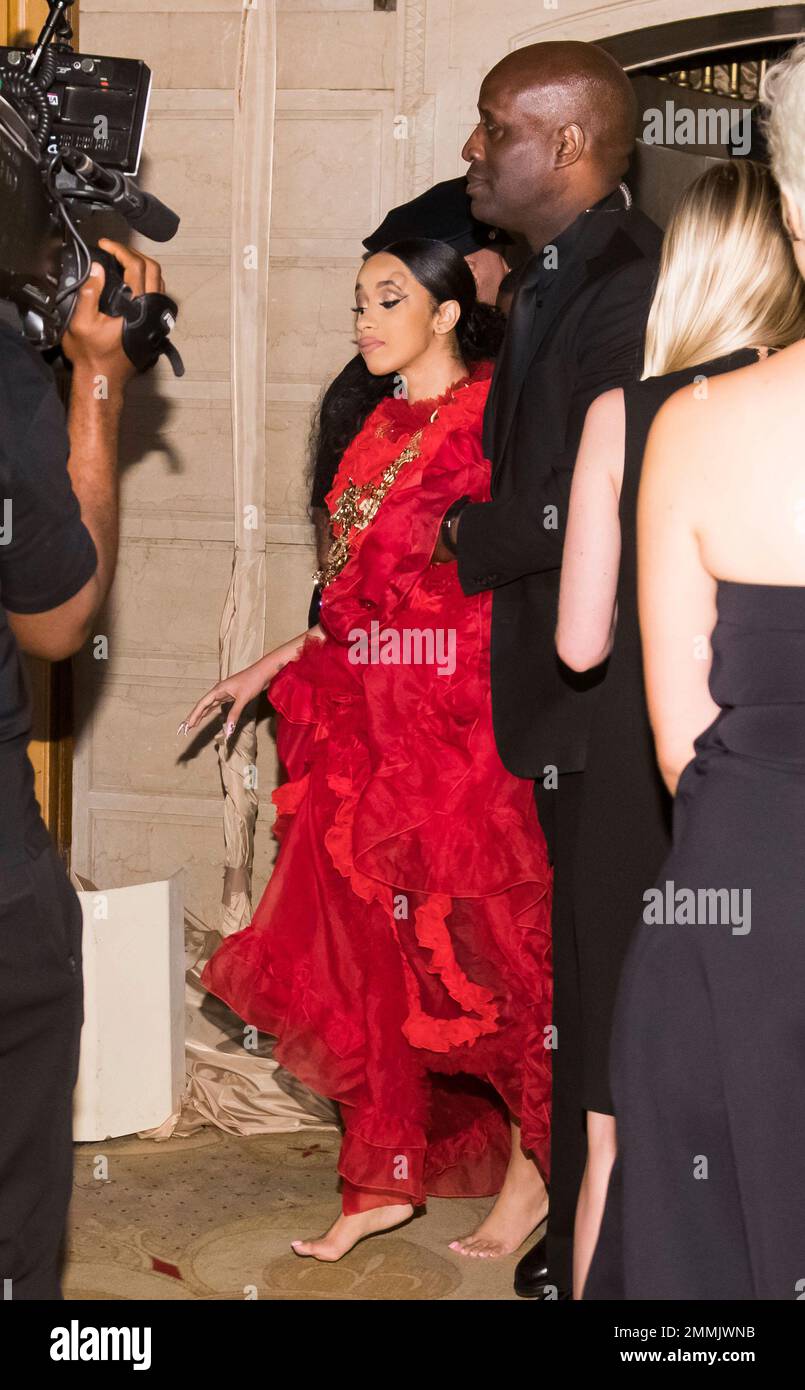 Cardi B, with a bump on her forehead, leaves after an altercation at ...