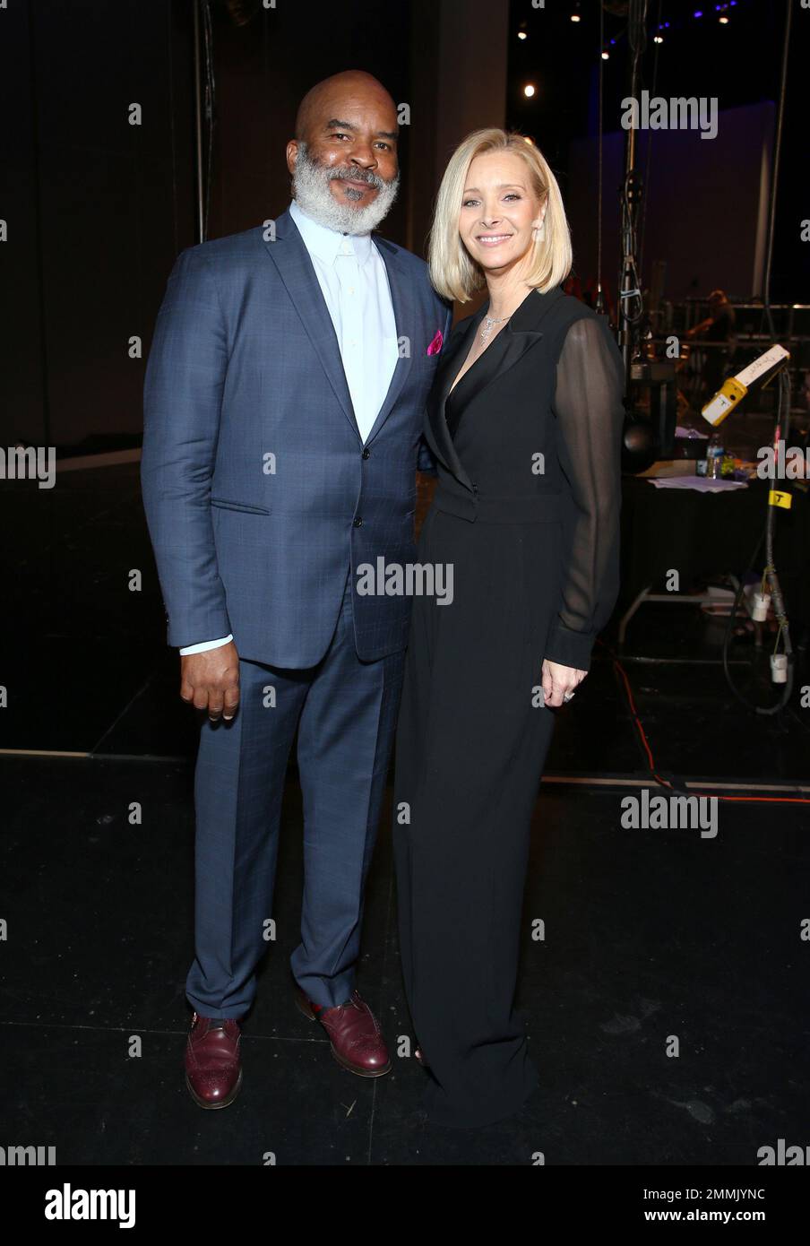 EXCLUSIVE - David Alan Grier, left, and Lisa Kudrow pose backstage ...
