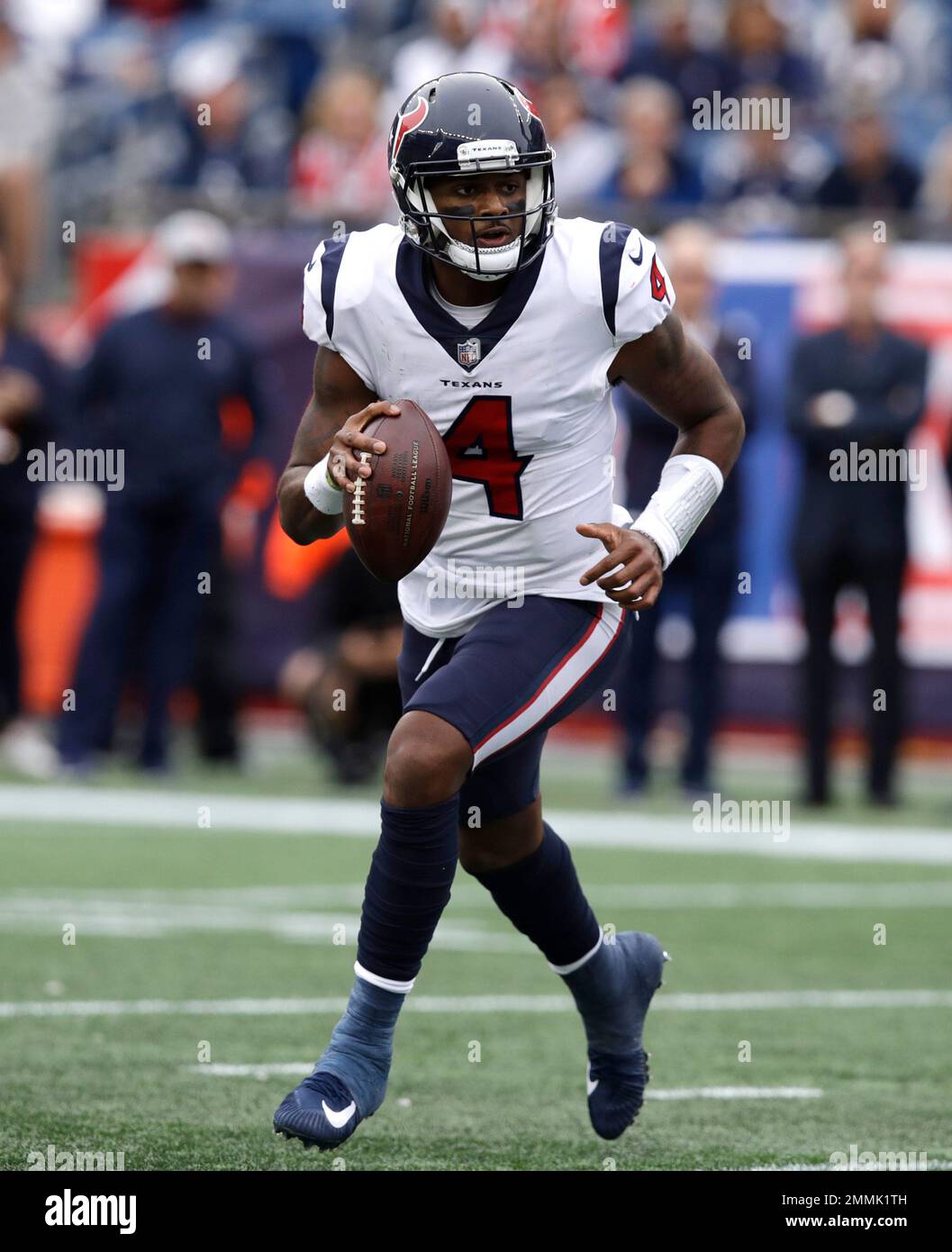 Houston Texans quarterback Deshaun Watson (4) scrambles for a gain ...
