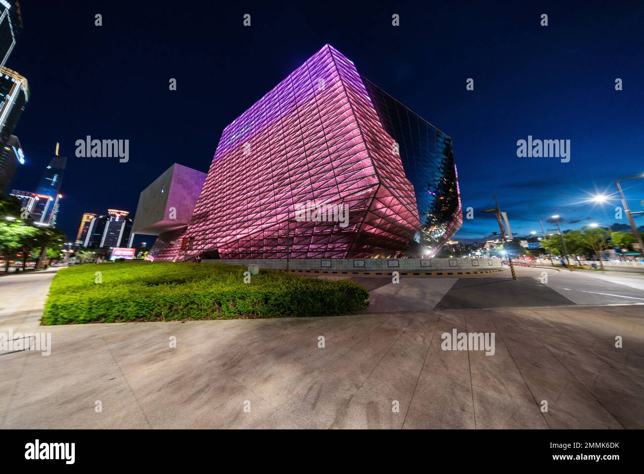 Bustling resort hi-res stock photography and images - Alamy