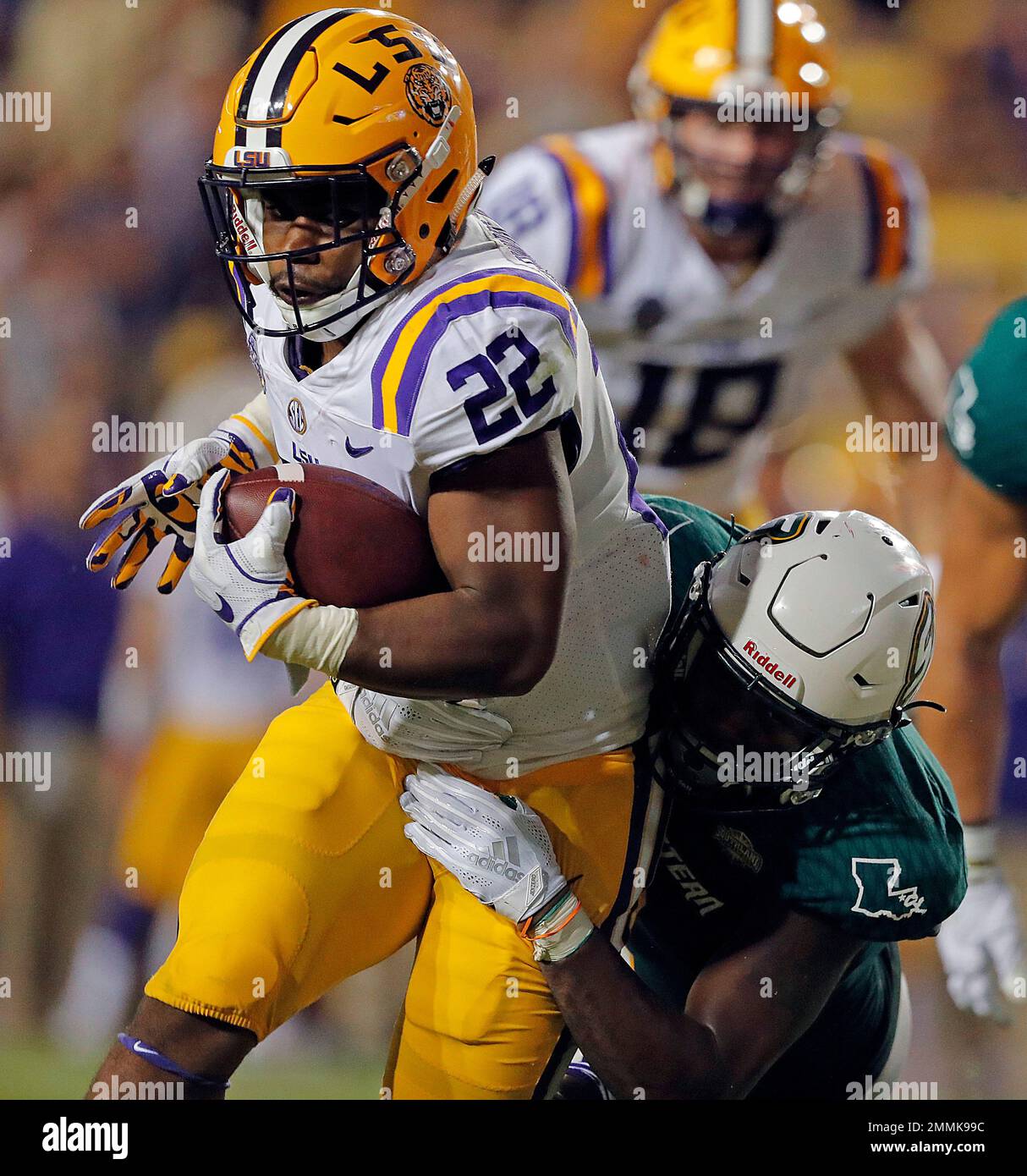 LSU running back Clyde Edwards-Helaire (22) carries for a touchdown as ...