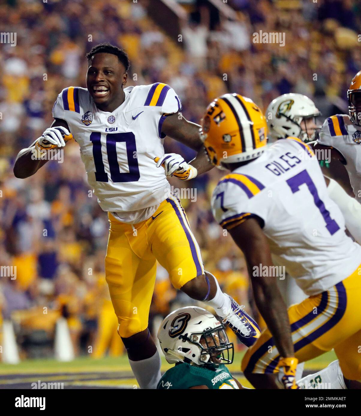 LSU wide receiver Stephen Sullivan (10) celebrates his touchdown ...
