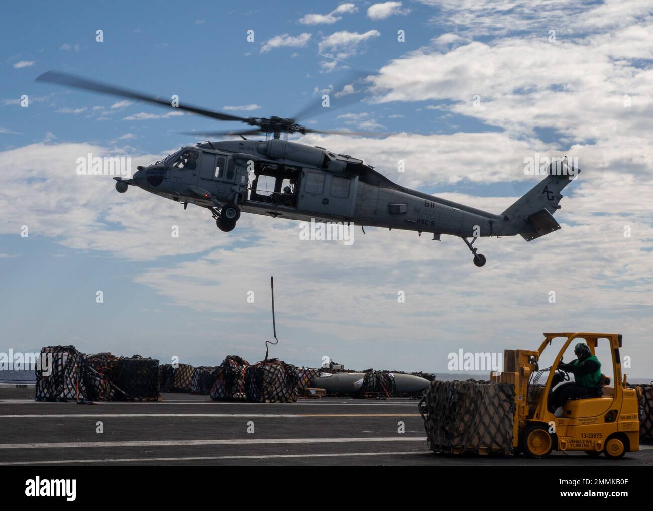 220920-N-ZG822-1298 ADRIATIC SEA (Sept. 20 2022) An MH-60S Nighthawk ...