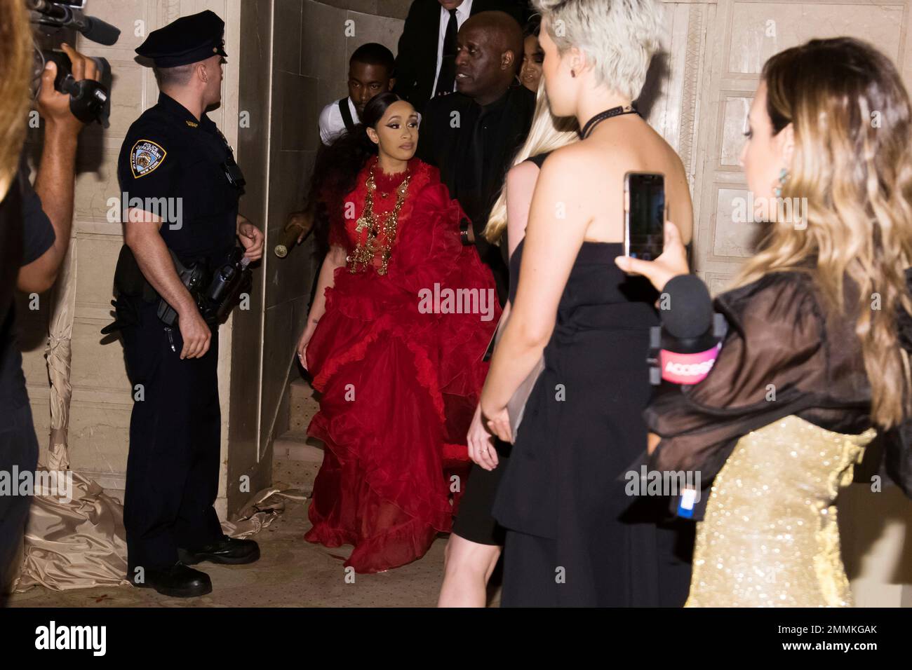 Cardi B, with a swollen bump on her forehead, leaves after an ...