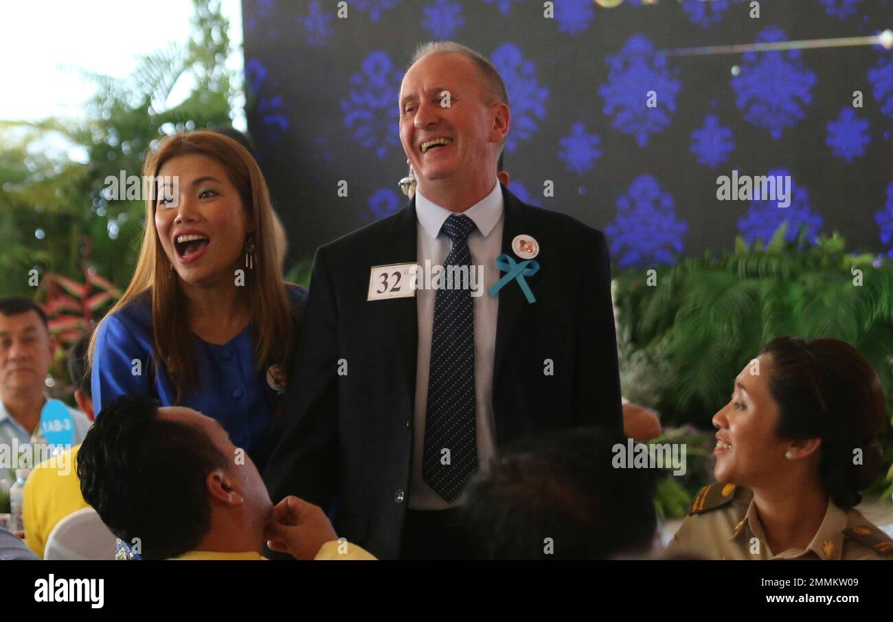 British cave expert Vernon Unsworth and his wife Woranan Ratrawiphukkun ...