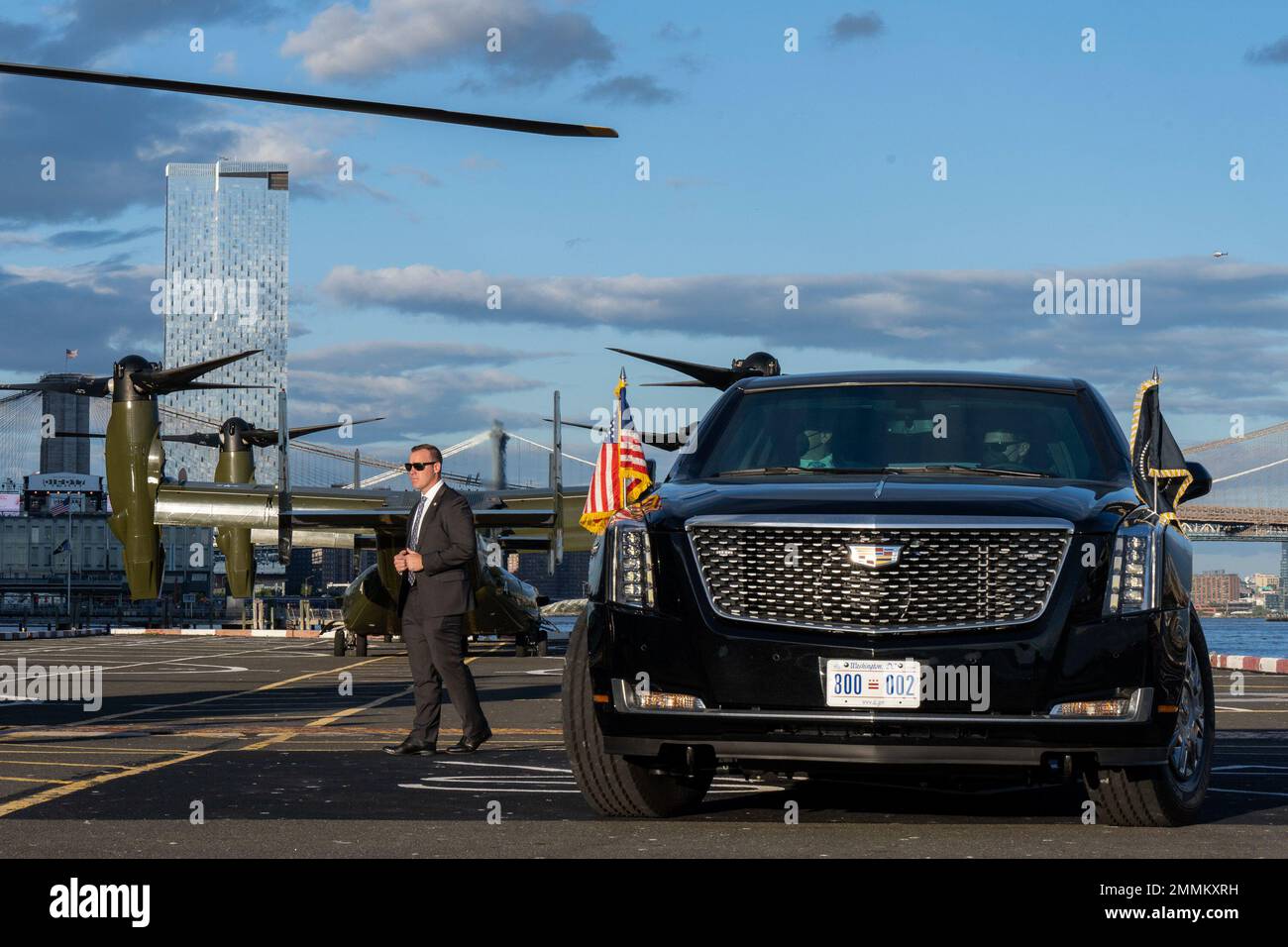 A U.S. Secret Service Agent is seen providing security for President ...