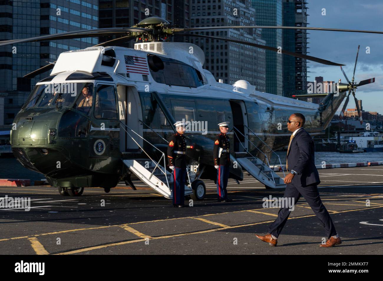 A U.S. Secret Service Agent is seen providing security for President ...