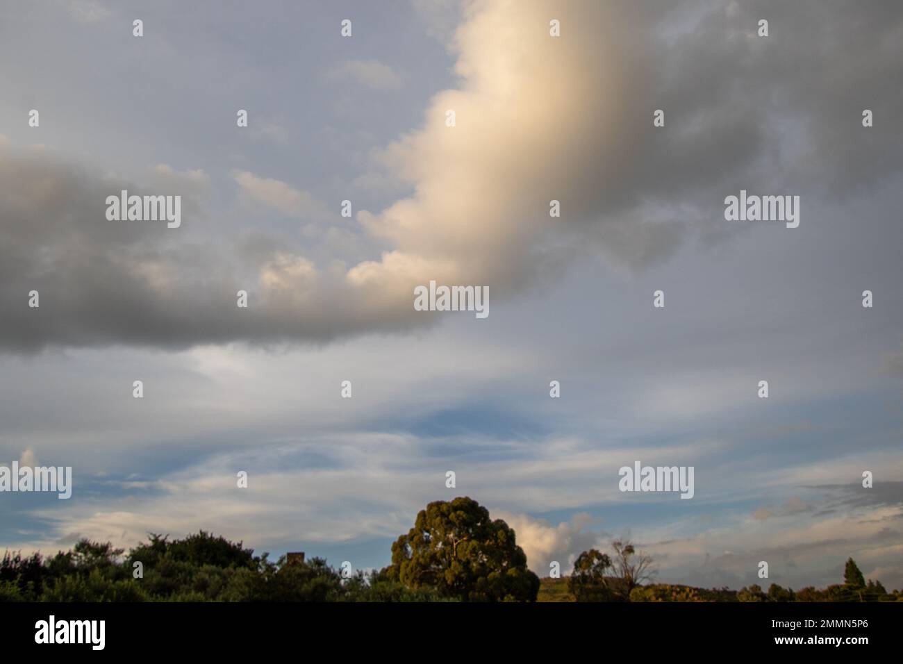 Cloud formation in the shape of an arrow Stock Photo - Alamy