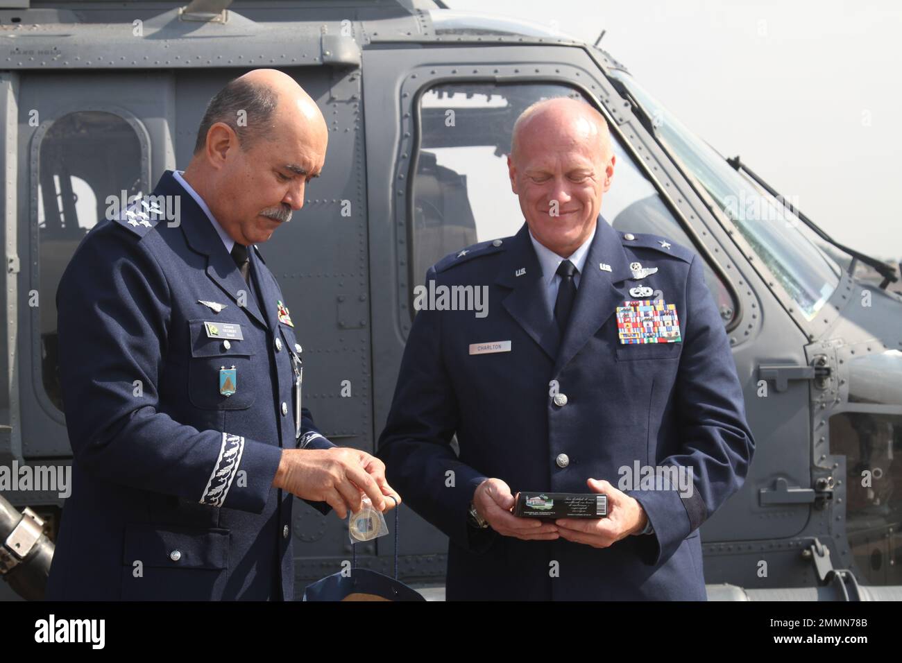 From right maj gen gary hi-res stock photography and images - Alamy
