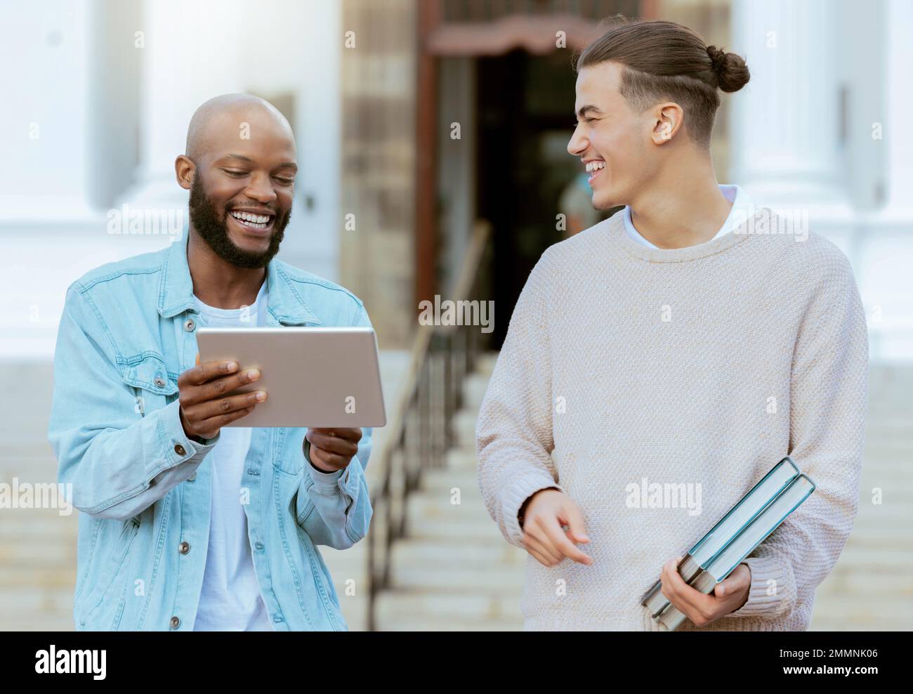 Happy chat hi-res stock photography and images - Alamy