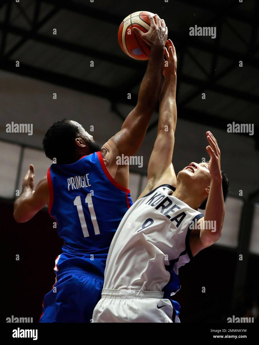 South Korea's Heo Ung, right, plays against Philippines' Stanley ...