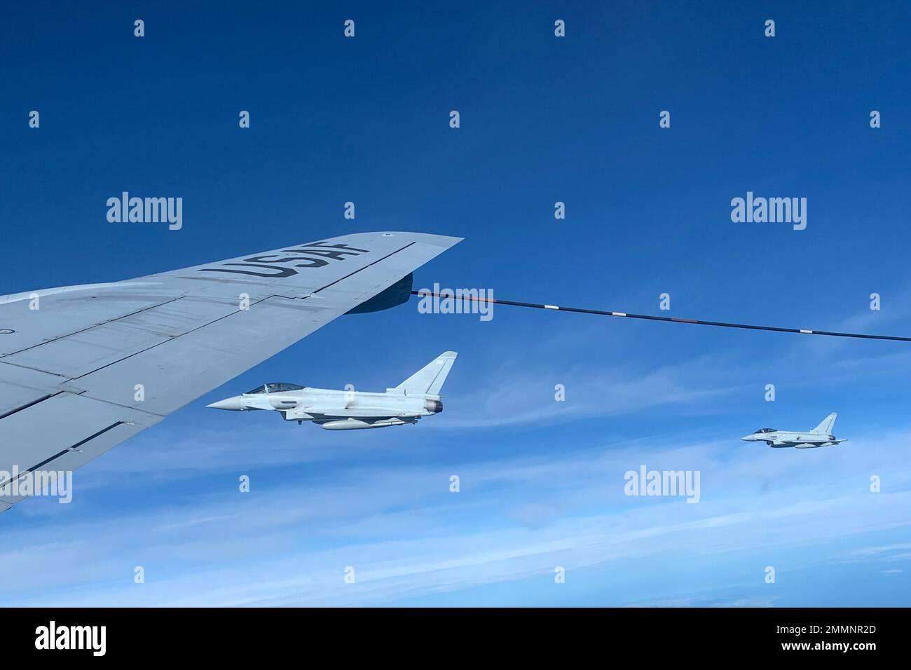 Eurofighter refueling hi-res stock photography and images - Alamy