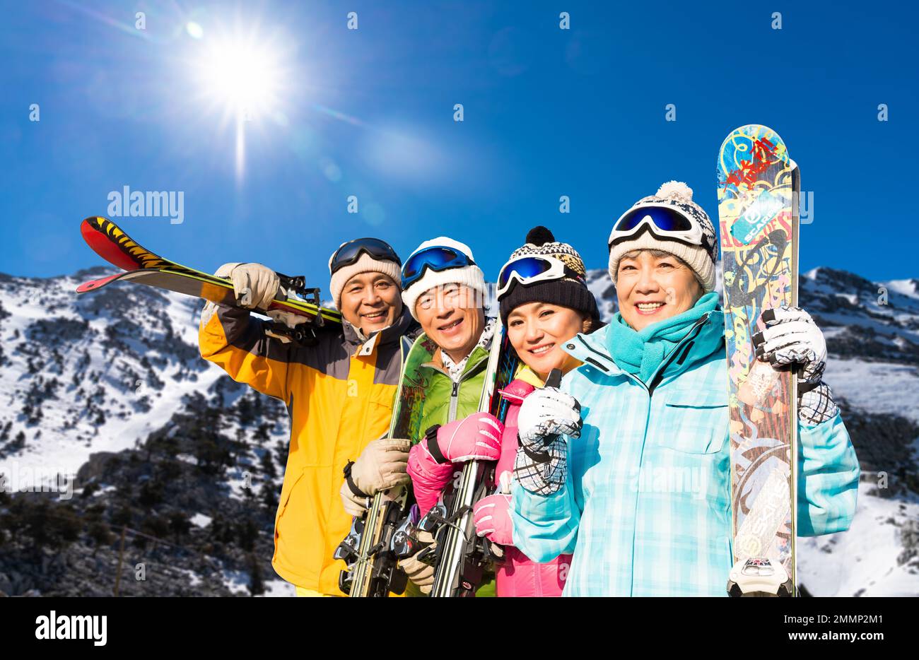 People skiing men women hi-res stock photography and images - Alamy