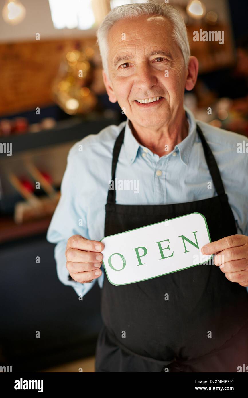 New shop opening sign hi-res stock photography and images - Alamy