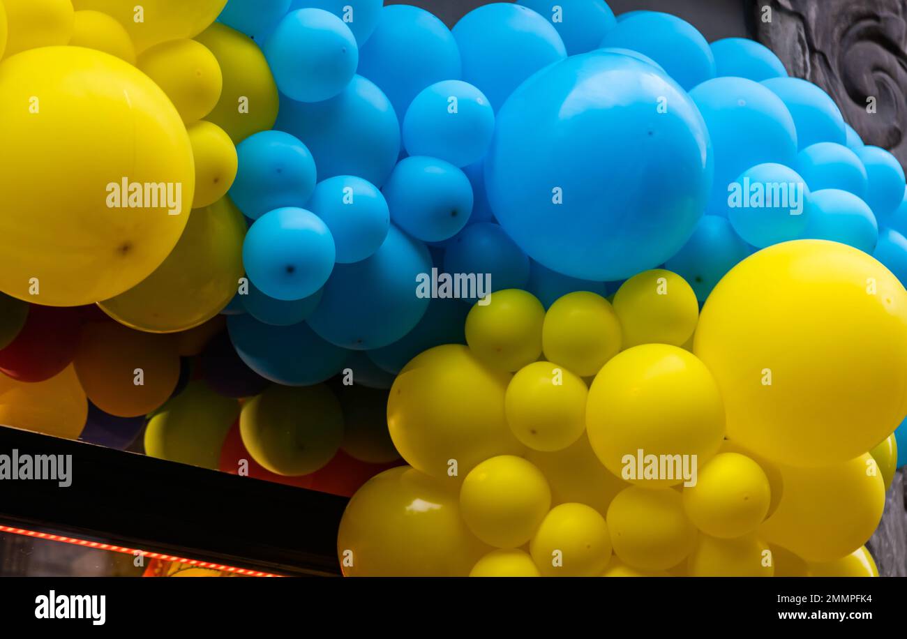 Happy yellow ball blue balls hi-res stock photography and images - Alamy