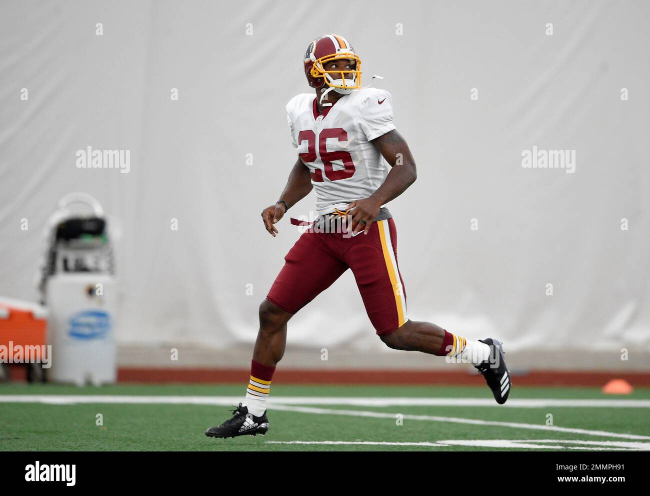 Washington Redskins running back Adrian Peterson runs a route during an ...