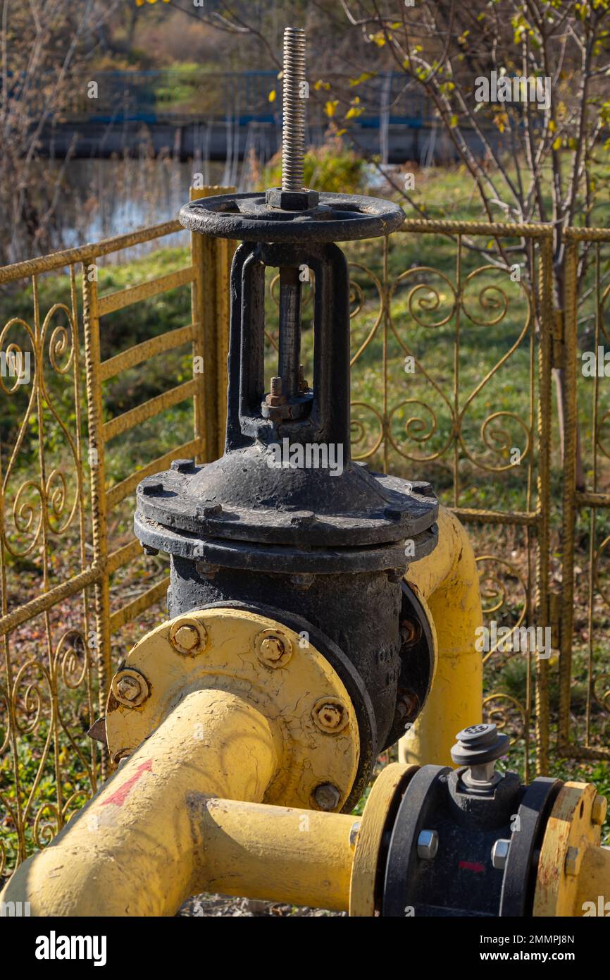 Process pipe line valve hi-res stock photography and images - Alamy