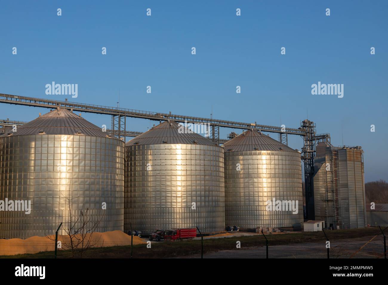 A large modern plant for the storage and processing of grain crops ...