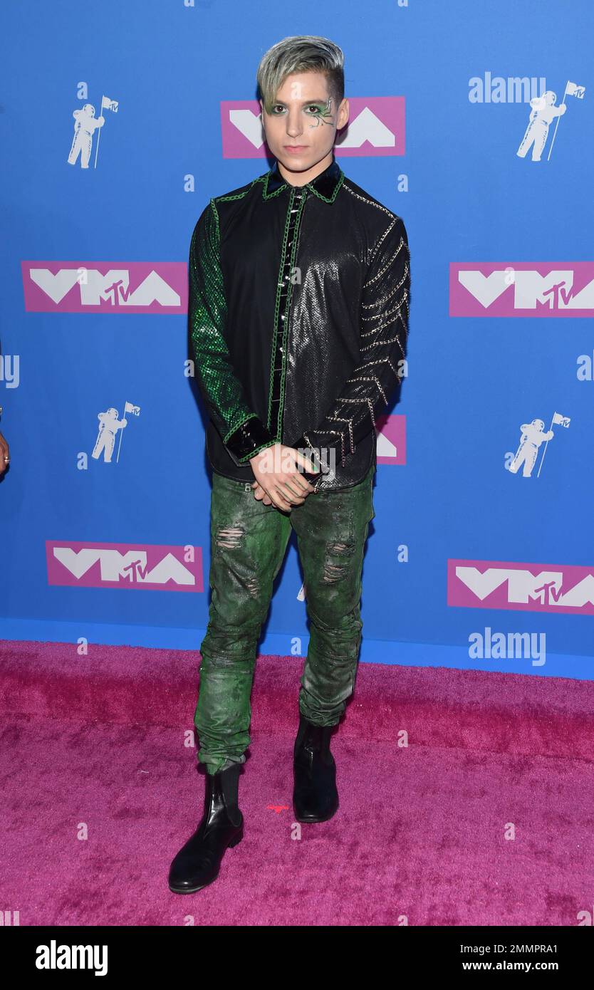 Nytrix arrives at the MTV Video Music Awards at Radio City Music Hall ...