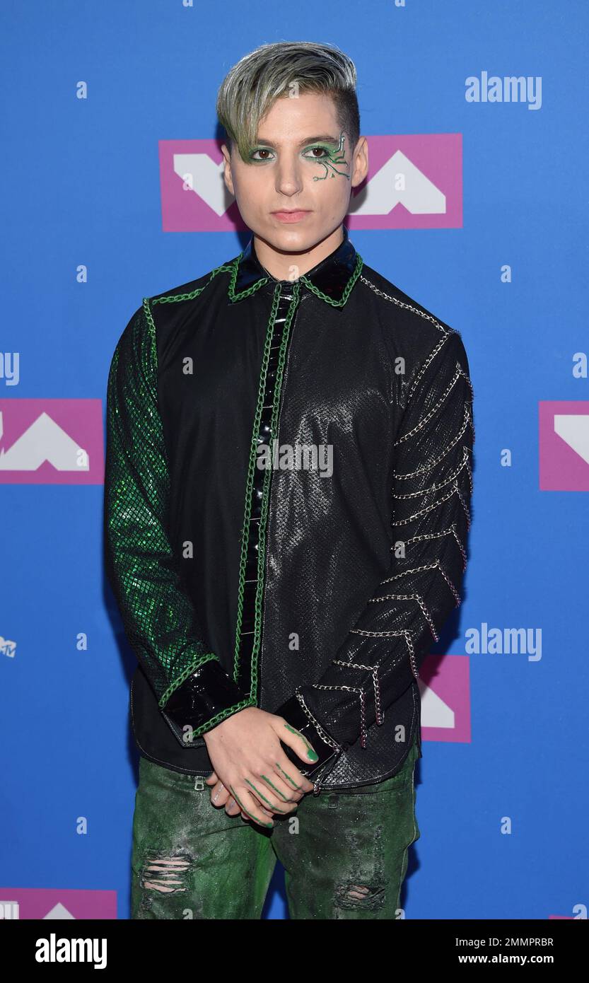 Nytrix arrives at the MTV Video Music Awards at Radio City Music Hall ...