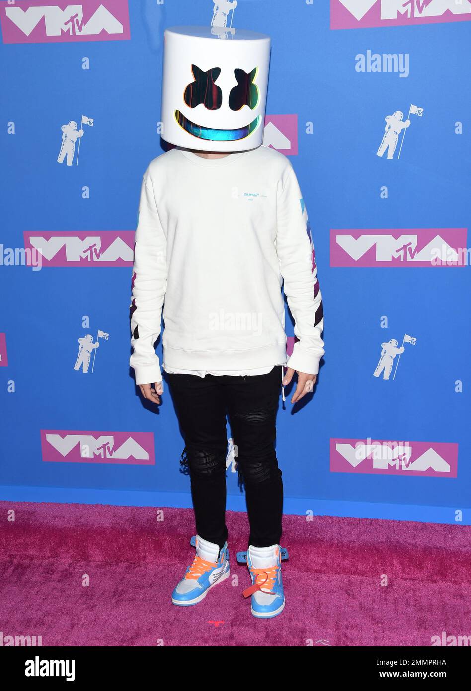 Marshmello arrives at the MTV Video Music Awards at Radio City Music ...
