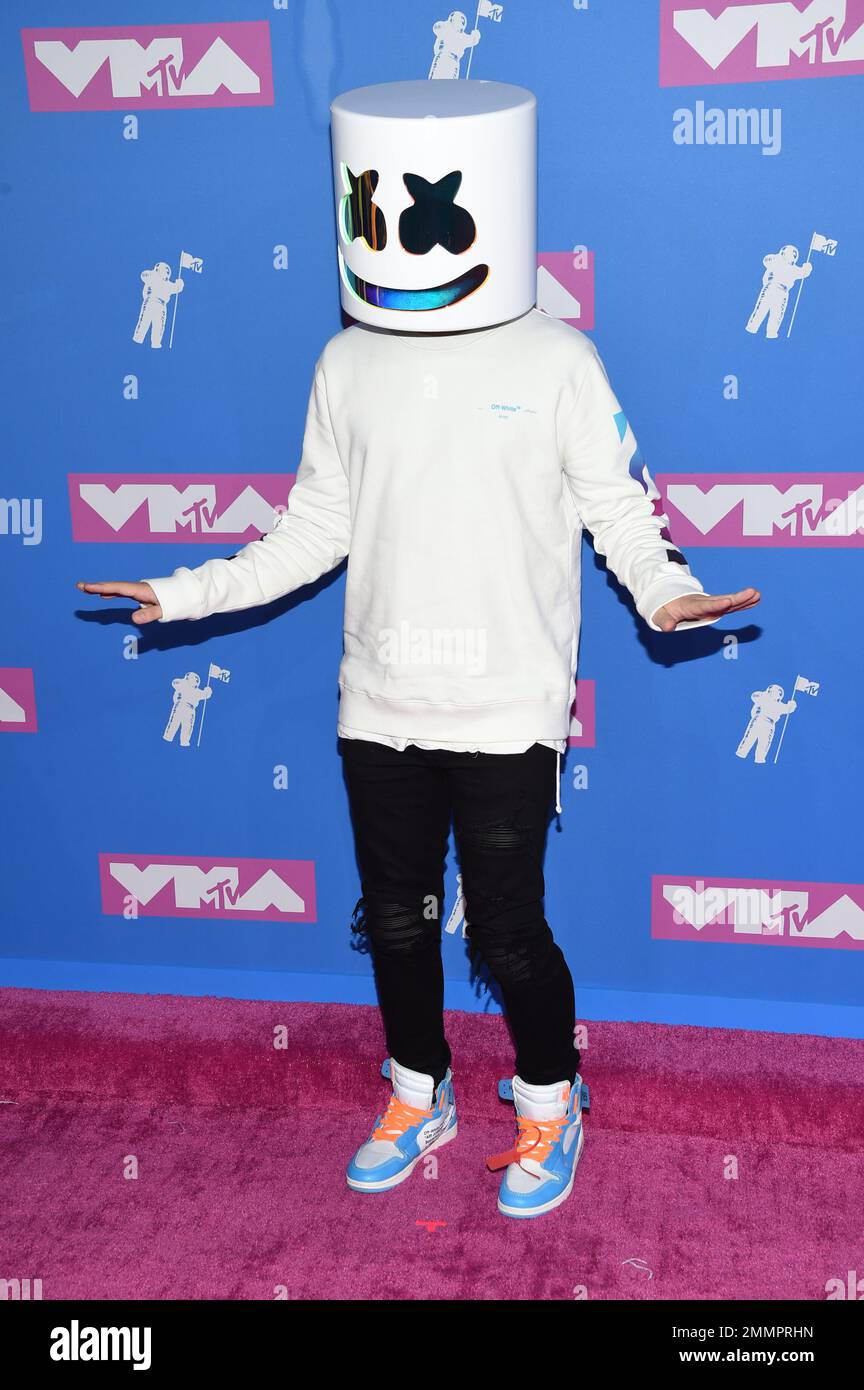 Marshmello arrives at the MTV Video Music Awards at Radio City Music ...
